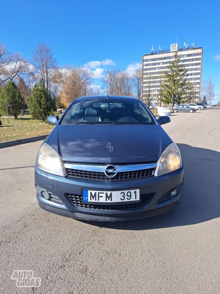 Opel Astra 2006 in Alytus, with an engine capacity of 1.90 L and mileage of 295 thousand km for 2000 €, photo 5 on AUTOMOTO.COM.LV