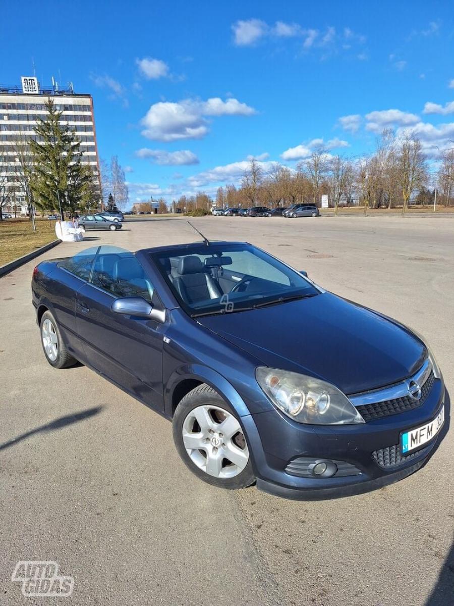 Opel Astra 2006 in Alytus, with an engine capacity of 1.90 L and mileage of 295 thousand km for 2000 €, photo 9 on AUTOMOTO.COM.LV