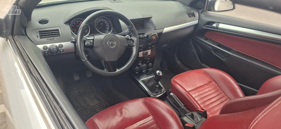 Opel Astra 2009 in Vilnius, with an engine capacity of 1.80 L and mileage of 211 thousand km for 1650 €, photo 10 on AUTOMOTO.COM.LV