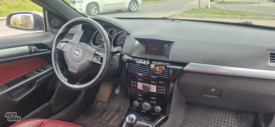 Opel Astra 2009 in Vilnius, with an engine capacity of 1.80 L and mileage of 211 thousand km for 1650 €, photo 12 on AUTOMOTO.COM.LV