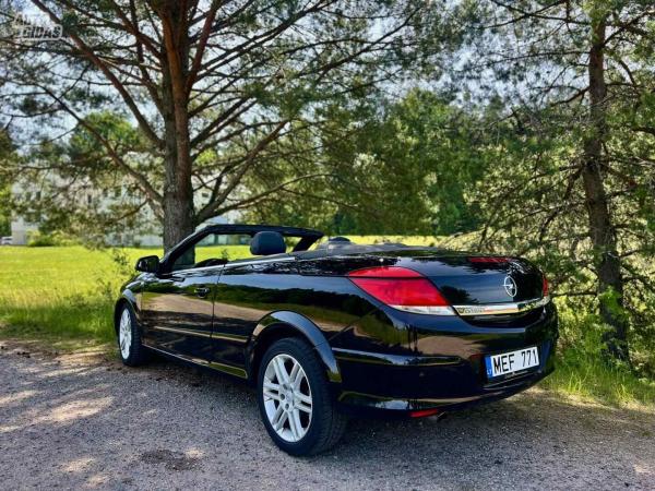 Opel Astra 2011 in Vilnius, with an engine capacity of 1.90 L and mileage of 281 thousand km for 3650 €, photo 7 on AUTOMOTO.COM.LV