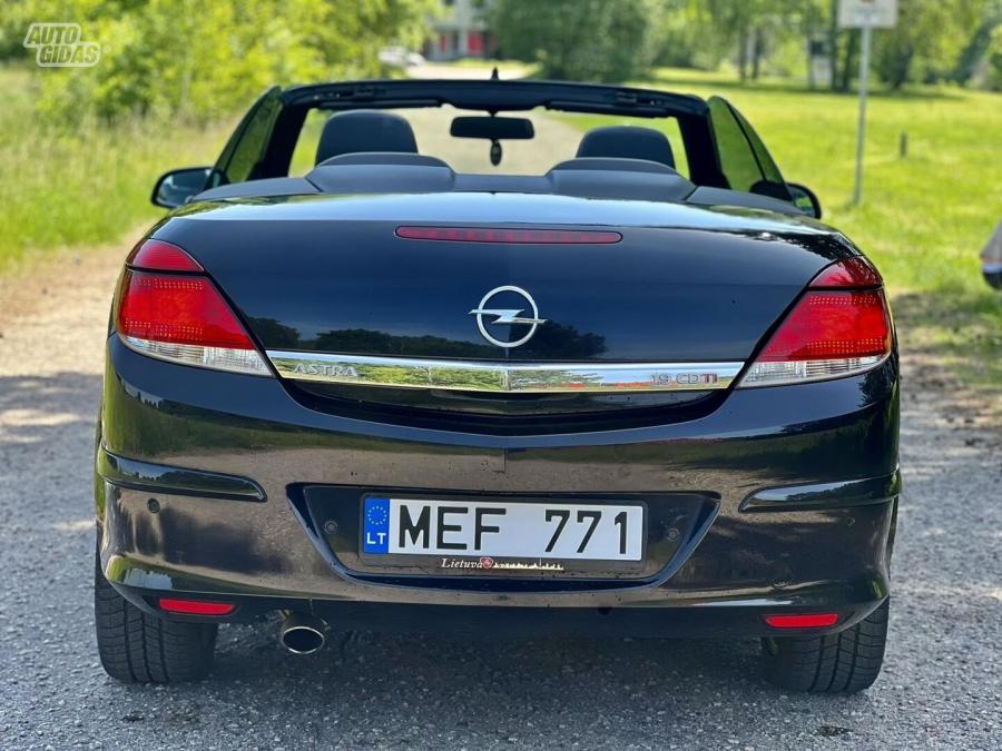 Opel Astra 2011 Viļņa, ar dzinēja tilpumu 1.90 L un nobraukumu 281 tūkst. km par 3650 €, foto 28 vietnē AUTOMOTO.COM.LV