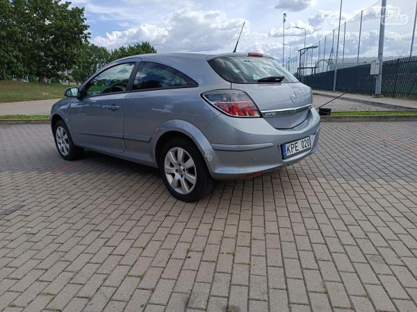 Opel Astra 2005 Jonava vietnē Opel Astra 2005 Jonava, ar dzinēja tilpumu 1.60 L un nobraukumu 243 tūkst. km par 575 €, foto 4 vietnē AUTOMOTO.COM.LV