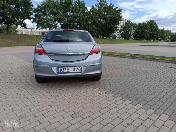 Opel Astra 2005 Jonava vietnē Opel Astra 2005 Jonava, ar dzinēja tilpumu 1.60 L un nobraukumu 243 tūkst. km par 575 €, foto 8 vietnē AUTOMOTO.COM.LV