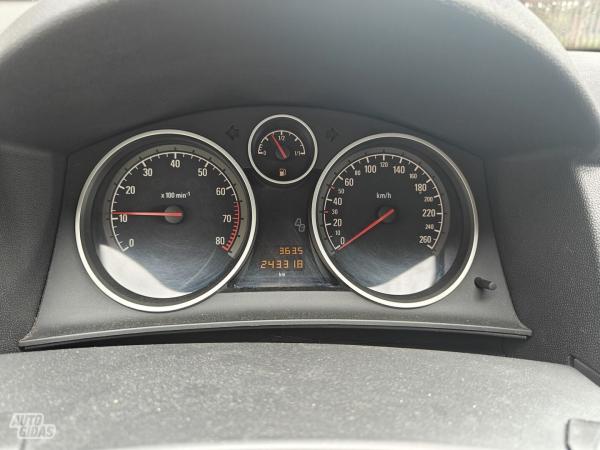 Opel Astra 2005 Jonava vietnē Opel Astra 2005 Jonava, ar dzinēja tilpumu 1.60 L un nobraukumu 243 tūkst. km par 575 €, foto 10 vietnē AUTOMOTO.COM.LV