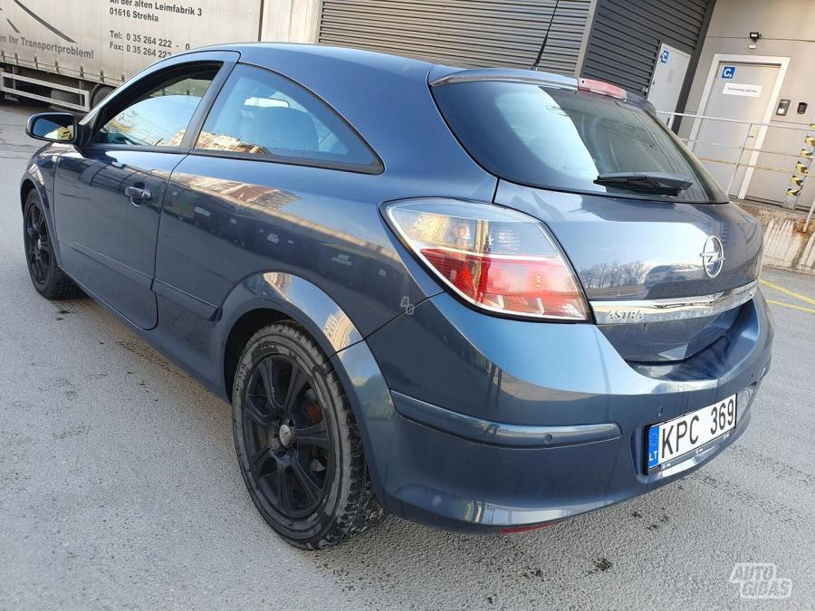 Opel Astra 2006 in Siauliai, with an engine capacity of 1.60 L and mileage of 251 thousand km for 1100 €, photo 1 on AUTOMOTO.COM.LV