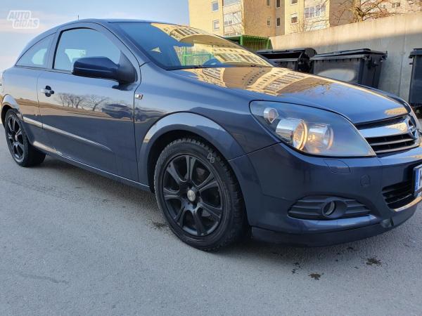 Opel Astra 2006 in Siauliai, with an engine capacity of 1.60 L and mileage of 251 thousand km for 1100 €, photo 4 on AUTOMOTO.COM.LV
