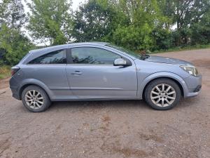 Opel Astra 2006 in Radviliskis, with an engine capacity of 1.70 L and mileage of 310 thousand km for 800 €, photo 3 on AUTOMOTO.COM.LV