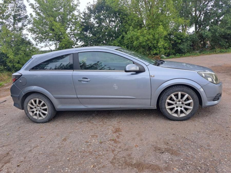 Opel Astra 2006 in Radviliskis, with an engine capacity of 1.70 L and mileage of 310 thousand km for 800 €, photo 3 on AUTOMOTO.COM.LV