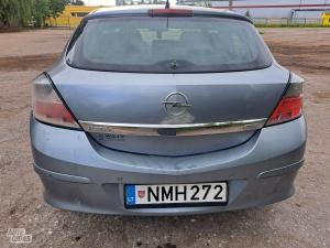 Opel Astra 2006 in Radviliskis, with an engine capacity of 1.70 L and mileage of 310 thousand km for 800 €, photo 6 on AUTOMOTO.COM.LV