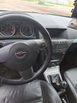 Opel Astra 2006 in Radviliskis, with an engine capacity of 1.70 L and mileage of 310 thousand km for 800 €, photo 9 on AUTOMOTO.COM.LV