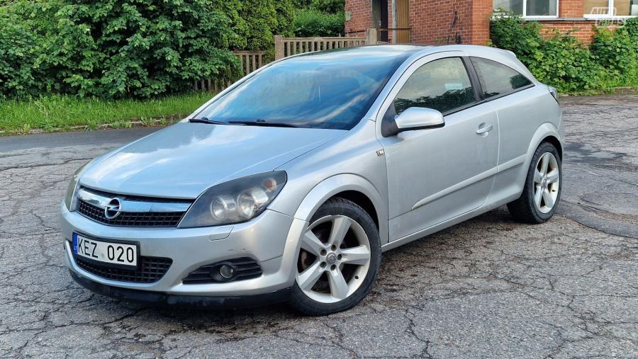 Opel Astra 2007 in Siauliai, with an engine capacity of 1.70 L and mileage of 200 thousand km for 770 €, photo 1 on AUTOMOTO.COM.LV