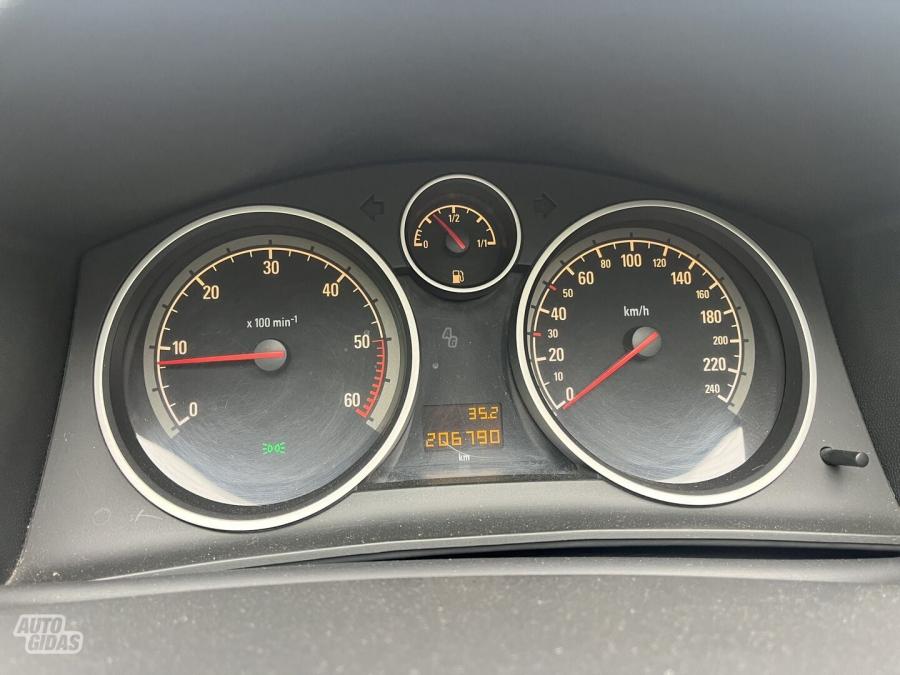 Opel Astra 2008 in Vilnius, with an engine capacity of 1.70 L and mileage of 207 thousand km for 1650 €, photo 1 on AUTOMOTO.COM.LV