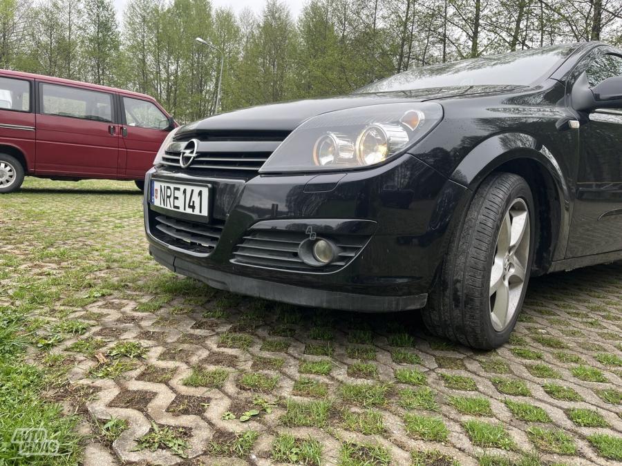 Opel Astra 2008 in Vilnius, with an engine capacity of 1.70 L and mileage of 207 thousand km for 1650 €, photo 8 on AUTOMOTO.COM.LV