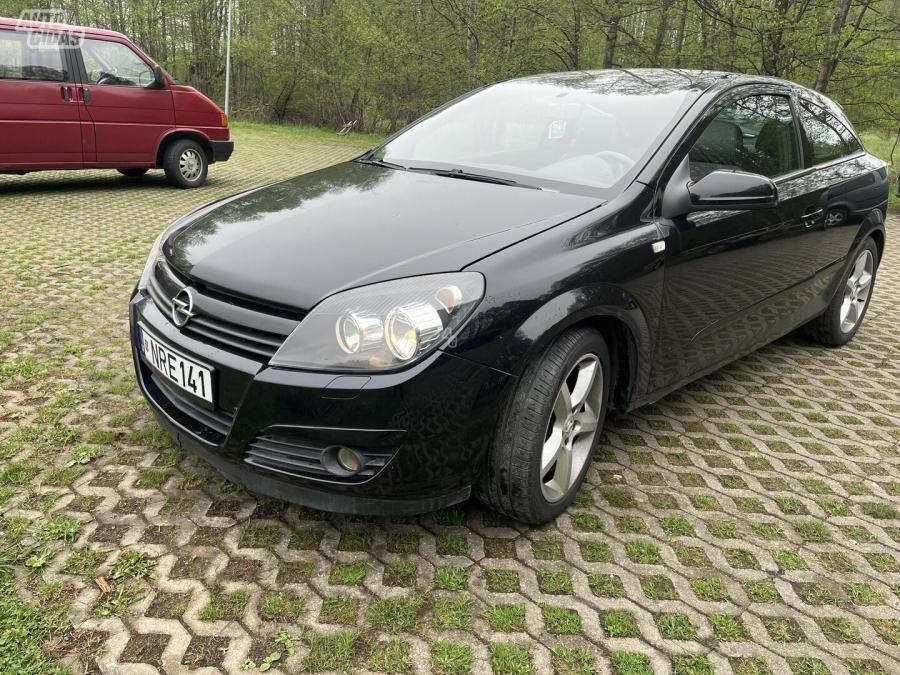 Opel Astra 2008 in Vilnius, with an engine capacity of 1.70 L and mileage of 207 thousand km for 1650 €, photo 9 on AUTOMOTO.COM.LV