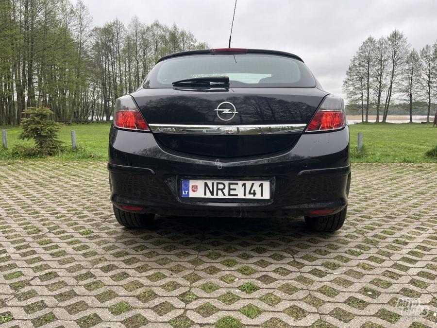 Opel Astra 2008 in Vilnius, with an engine capacity of 1.70 L and mileage of 207 thousand km for 1650 €, photo 12 on AUTOMOTO.COM.LV