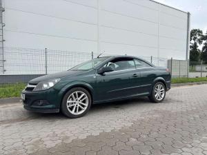 Green Opel Astra 2006 in Vilnius, with an engine capacity of 1.91 L and mileage of 286 thousand km for 1960 €, photo 10 on AUTOMOTO.COM.LV
