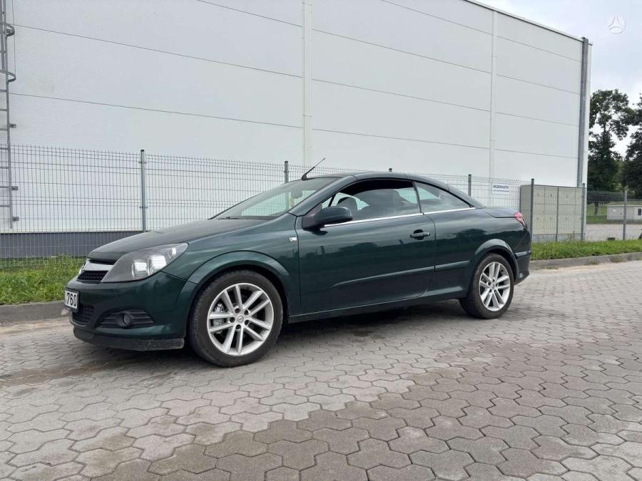 Green Opel Astra 2006 in Vilnius, with an engine capacity of 1.91 L and mileage of 286 thousand km for 1960 €, photo 10 on AUTOMOTO.COM.LV