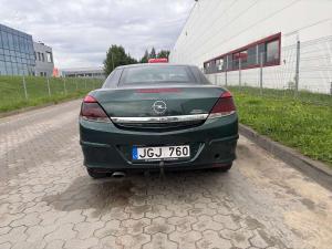 Green Opel Astra 2006 in Vilnius, with an engine capacity of 1.91 L and mileage of 286 thousand km for 1960 €, photo 11 on AUTOMOTO.COM.LV