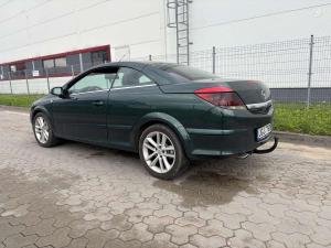 Green Opel Astra 2006 in Vilnius, with an engine capacity of 1.91 L and mileage of 286 thousand km for 1960 €, photo 13 on AUTOMOTO.COM.LV