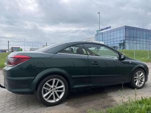 Green Opel Astra 2006 in Vilnius, with an engine capacity of 1.91 L and mileage of 286 thousand km for 1960 €, photo 14 on AUTOMOTO.COM.LV