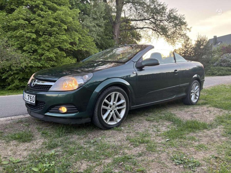 Green Opel Astra 2006 in Vilnius, with an engine capacity of 1.91 L and mileage of 286 thousand km for 1960 €, photo 16 on AUTOMOTO.COM.LV