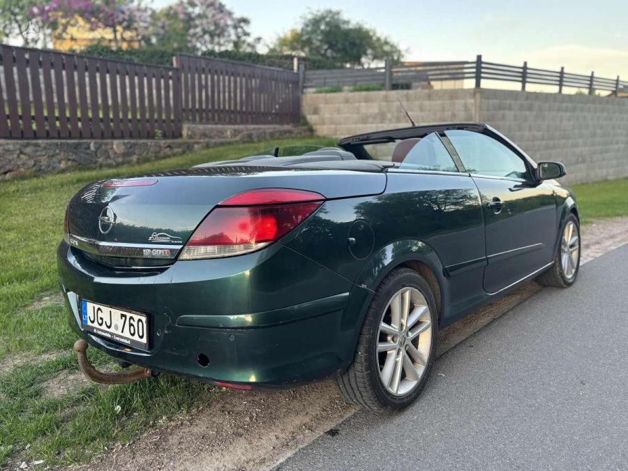 Green Opel Astra 2006 in Vilnius, with an engine capacity of 1.91 L and mileage of 286 thousand km for 1960 €, photo 20 on AUTOMOTO.COM.LV