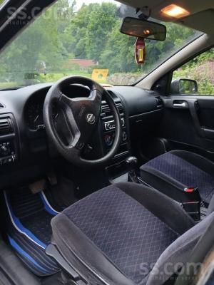 Zaļš Opel Astra 1999 Valka, ar dzinēja tilpumu 1.60 L un nobraukumu 234 tūkst. km par 625 €, foto 7 vietnē AUTOMOTO.COM.LV