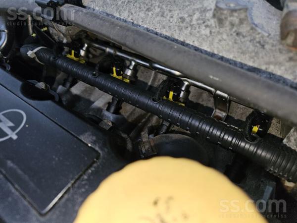 Zaļš Opel Astra 1999 Rīga, ar dzinēja tilpumu 1.60 L un nobraukumu 262 tūkst. km par 870 €, foto 9 vietnē AUTOMOTO.COM.LV