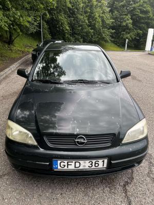 Green Opel Astra 2000 in Alytus, with an engine capacity of 2.00 L and mileage of 315 thousand km for 900 €, photo  on AUTOMOTO.COM.LV