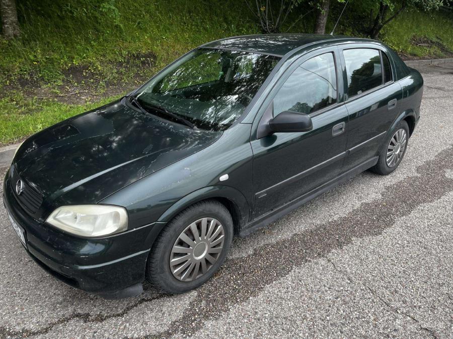 Green Opel Astra 2000 in Alytus, with an engine capacity of 2.00 L and mileage of 315 thousand km for 900 €, photo 3 on AUTOMOTO.COM.LV