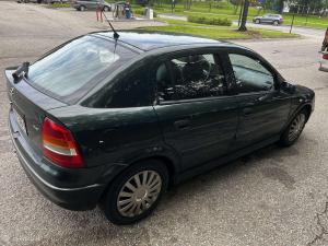 Green Opel Astra 2000 in Alytus, with an engine capacity of 2.00 L and mileage of 315 thousand km for 900 €, photo 6 on AUTOMOTO.COM.LV