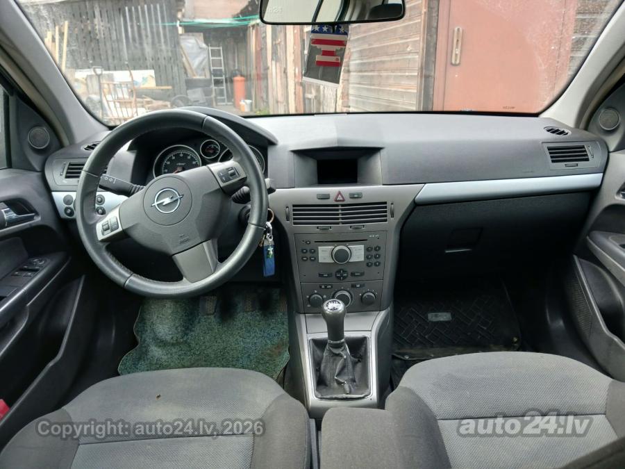 Green Opel Astra 2005 in Tallinn, with an engine capacity of 1.80 L and mileage of 420 thousand km for 1560 €, photo 9 on AUTOMOTO.COM.LV