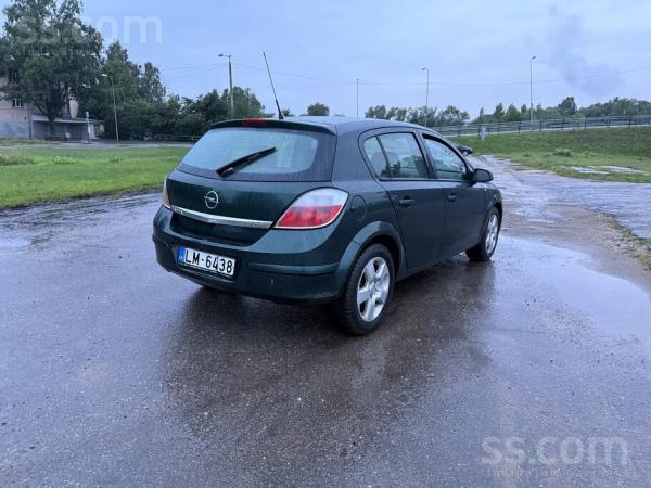 Zaļš Opel Astra 2005 Rīga, ar dzinēja tilpumu 1.70 L un nobraukumu 260 tūkst. km par 1150 €, foto 2 vietnē AUTOMOTO.COM.LV