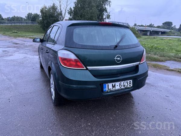 Zaļš Opel Astra 2005 Rīga, ar dzinēja tilpumu 1.70 L un nobraukumu 260 tūkst. km par 1150 €, foto 3 vietnē AUTOMOTO.COM.LV