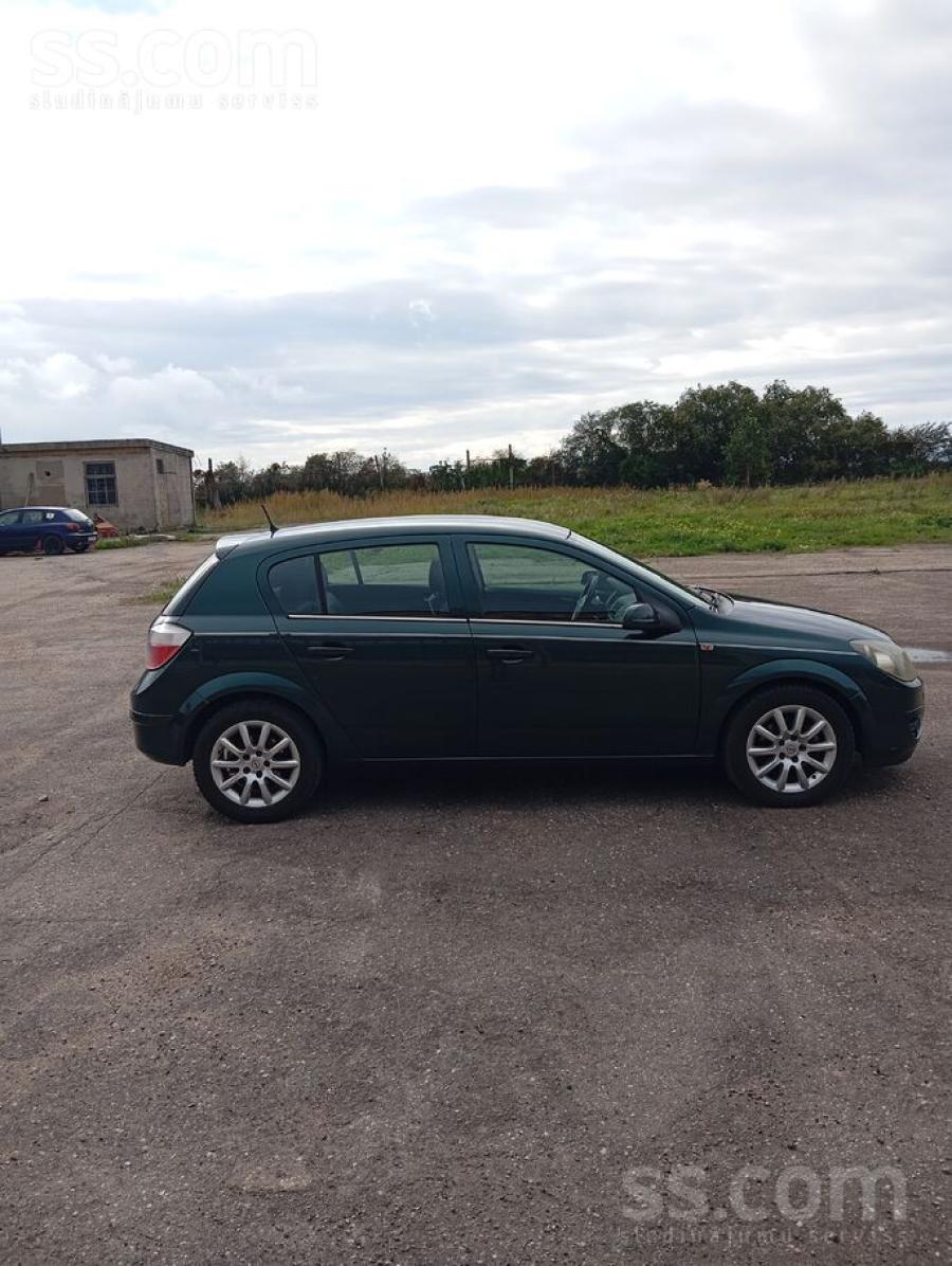 Zaļš Opel Astra 2005 Liepāja, ar dzinēja tilpumu 1.70 L un nobraukumu 303 tūkst. km par 1500 €, foto 4 vietnē AUTOMOTO.COM.LV