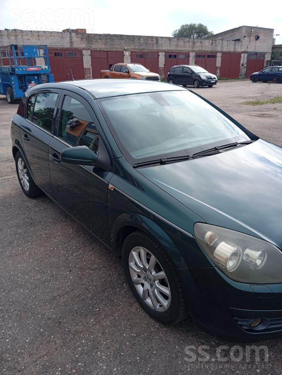 Zaļš Opel Astra 2005 Liepāja, ar dzinēja tilpumu 1.70 L un nobraukumu 303 tūkst. km par 1500 €, foto 6 vietnē AUTOMOTO.COM.LV