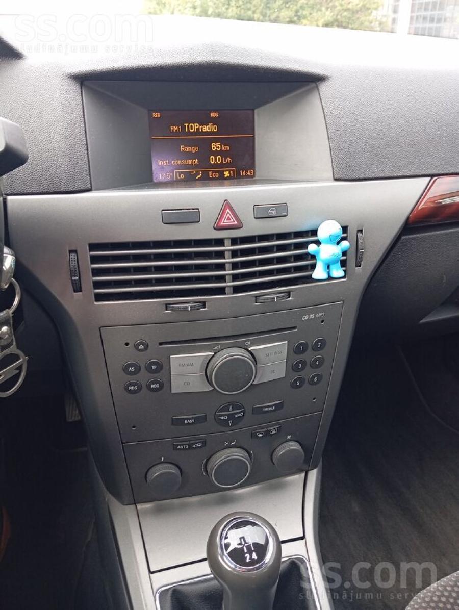 Zaļš Opel Astra 2005 Liepāja, ar dzinēja tilpumu 1.70 L un nobraukumu 303 tūkst. km par 1500 €, foto 11 vietnē AUTOMOTO.COM.LV