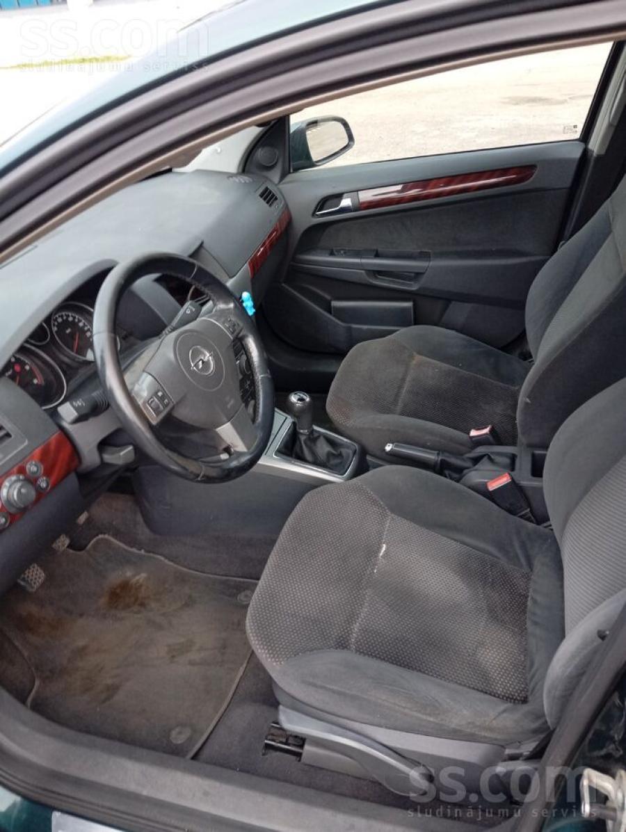 Zaļš Opel Astra 2005 Liepāja, ar dzinēja tilpumu 1.70 L un nobraukumu 303 tūkst. km par 1500 €, foto 12 vietnē AUTOMOTO.COM.LV