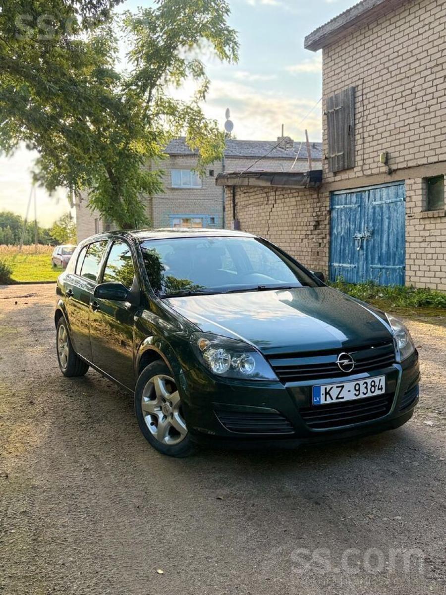 Green Opel Astra 2006 in Rezekne, with an engine capacity of 1.90 L and mileage of 247 thousand km for 1350 €, photo 1 on AUTOMOTO.COM.LV