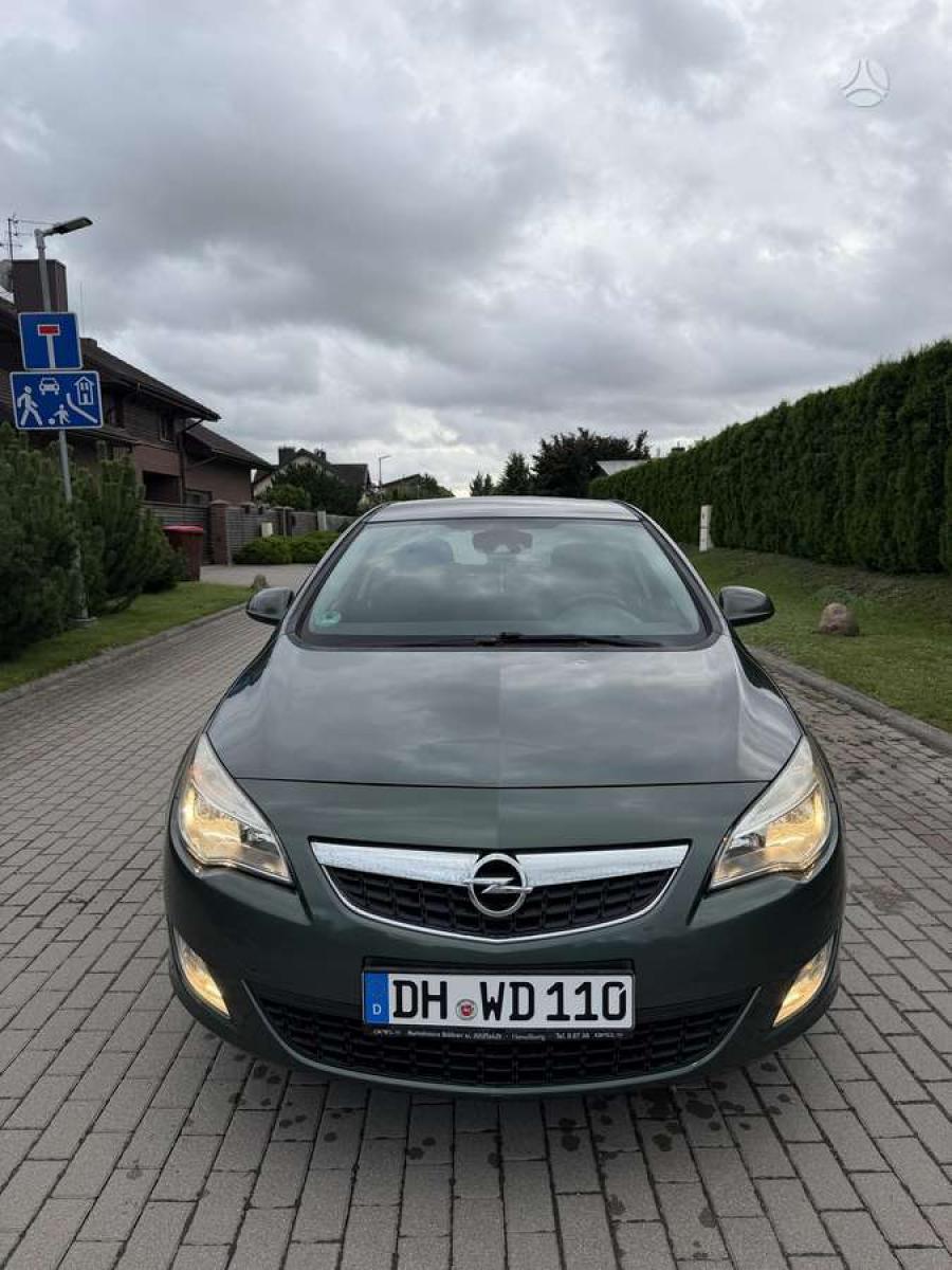 Zaļš Opel Astra 2010 Klaipėda, ar dzinēja tilpumu 1.69 L un nobraukumu 365 tūkst. km par 2250 €, foto 3 vietnē AUTOMOTO.COM.LV