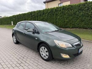 Zaļš Opel Astra 2010 Klaipėda, ar dzinēja tilpumu 1.69 L un nobraukumu 365 tūkst. km par 2250 €, foto 4 vietnē AUTOMOTO.COM.LV