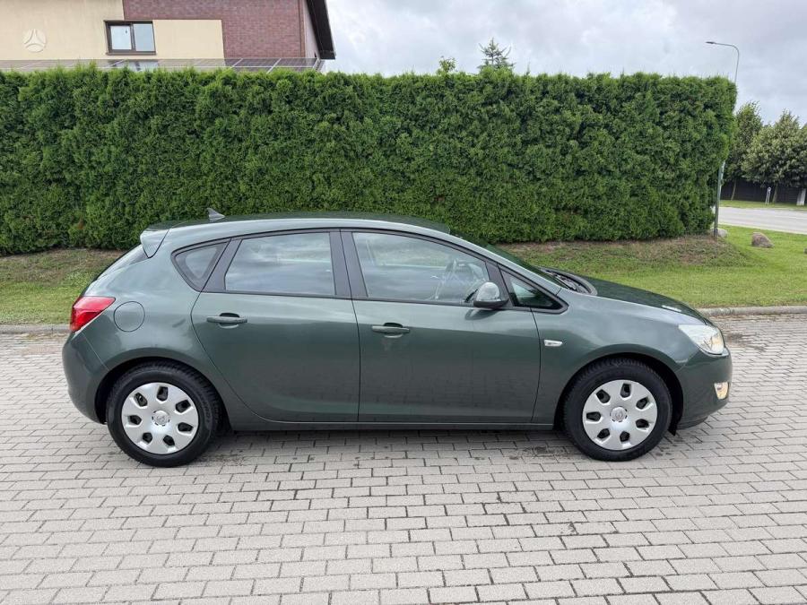 Zaļš Opel Astra 2010 Klaipėda, ar dzinēja tilpumu 1.69 L un nobraukumu 365 tūkst. km par 2250 €, foto 5 vietnē AUTOMOTO.COM.LV