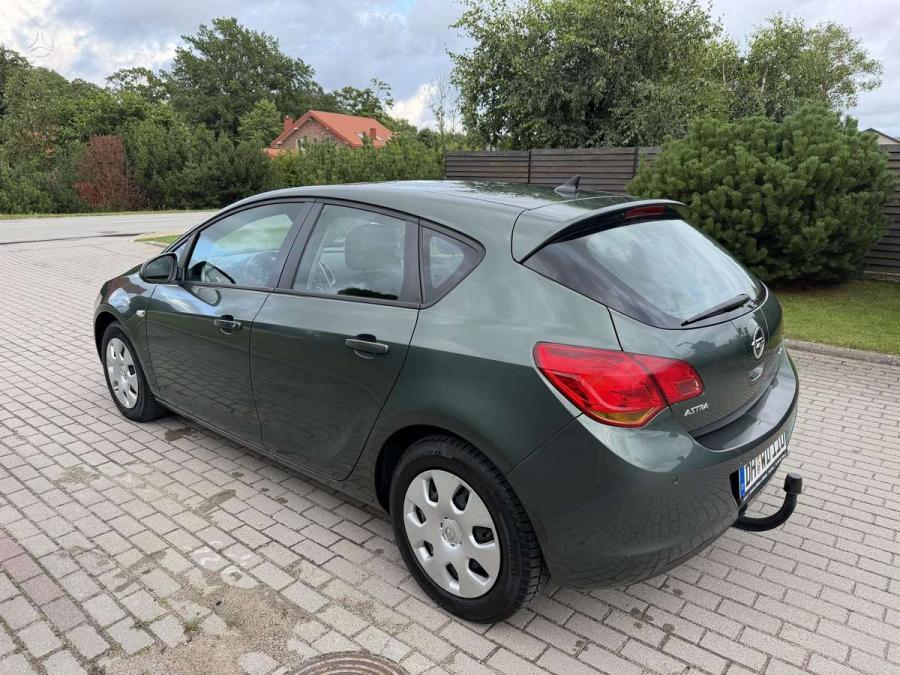 Zaļš Opel Astra 2010 Klaipėda, ar dzinēja tilpumu 1.69 L un nobraukumu 365 tūkst. km par 2250 €, foto 8 vietnē AUTOMOTO.COM.LV