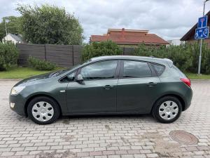 Zaļš Opel Astra 2010 Klaipėda, ar dzinēja tilpumu 1.69 L un nobraukumu 365 tūkst. km par 2250 €, foto 9 vietnē AUTOMOTO.COM.LV
