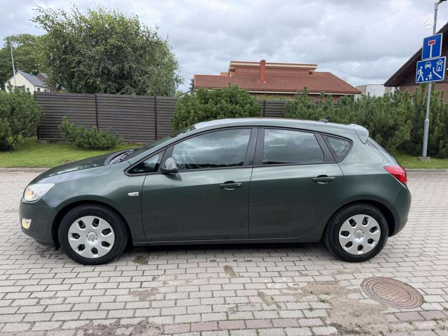 Zaļš Opel Astra 2010 Klaipėda, ar dzinēja tilpumu 1.69 L un nobraukumu 365 tūkst. km par 2250 €, foto 9 vietnē AUTOMOTO.COM.LV
