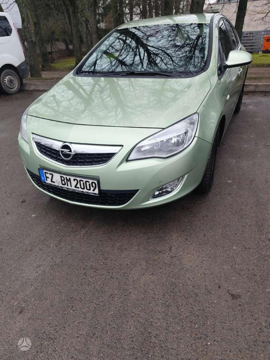 Zaļš Opel Astra 2011 Pasvalys, ar dzinēja tilpumu 1.40 L un nobraukumu 130 tūkst. km par 3600 €, foto 1 vietnē AUTOMOTO.COM.LV