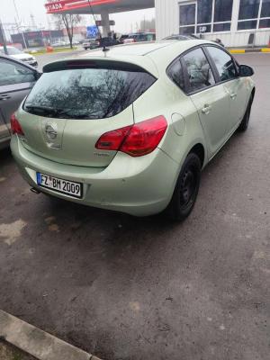 Zaļš Opel Astra 2011 Pasvalys, ar dzinēja tilpumu 1.40 L un nobraukumu 130 tūkst. km par 3600 €, foto 3 vietnē AUTOMOTO.COM.LV