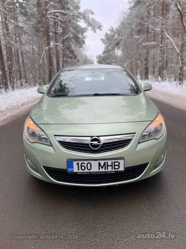 Zaļš Opel Astra 2011 Tallina, ar dzinēja tilpumu 1.60 L un nobraukumu 179 tūkst. km par 2400 €, foto 2 vietnē AUTOMOTO.COM.LV
