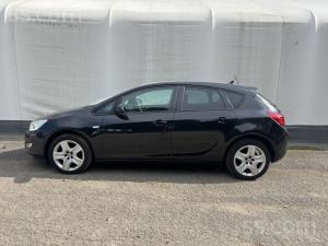 Green Opel Astra 2011 in Ogre, with an engine capacity of 1.60 L and mileage of 180 thousand km for 4400 €, photo  on AUTOMOTO.COM.LV